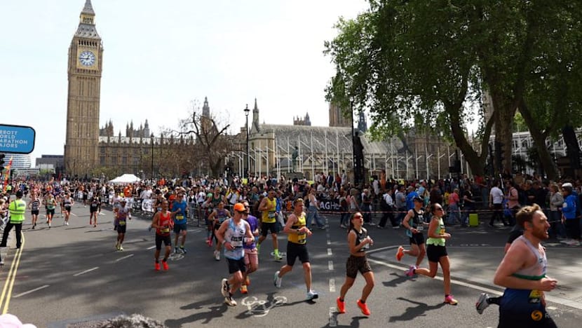 London Marathon breaks record for largest number of finishers - CNA