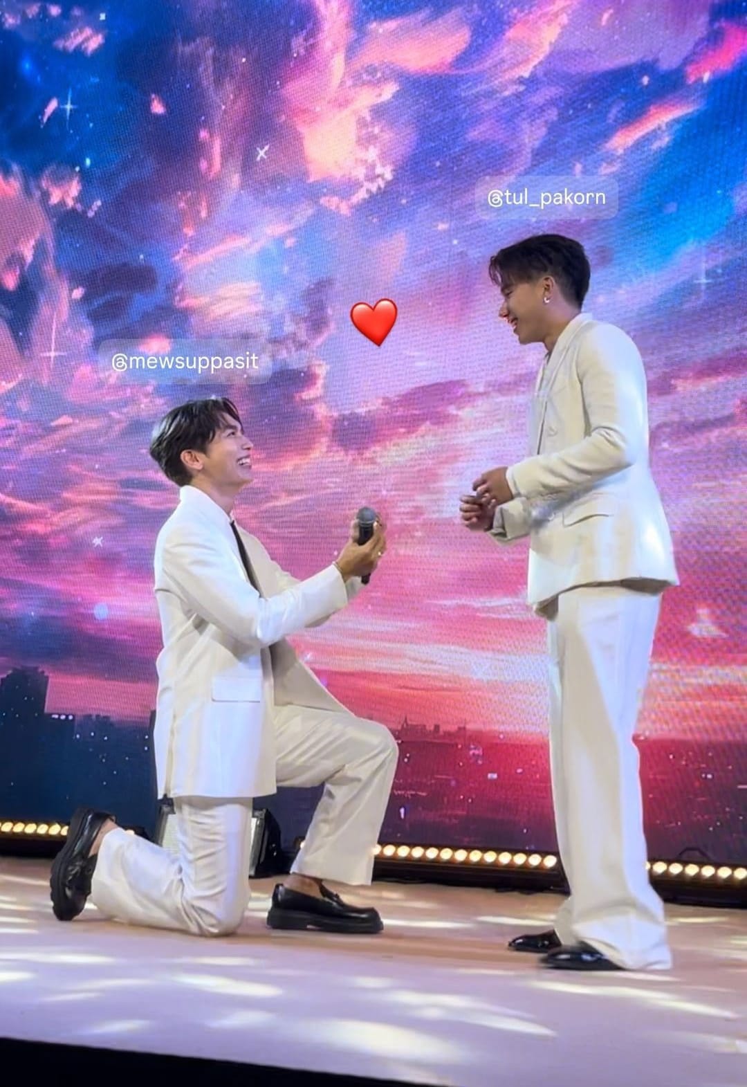 Thai Celeb Couple Mew Suppasit & Tul Pakorn Propose To One Another At ...