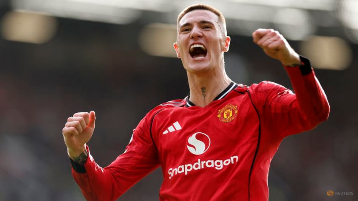 Man United climb to third in table with come-from-behind win over ...