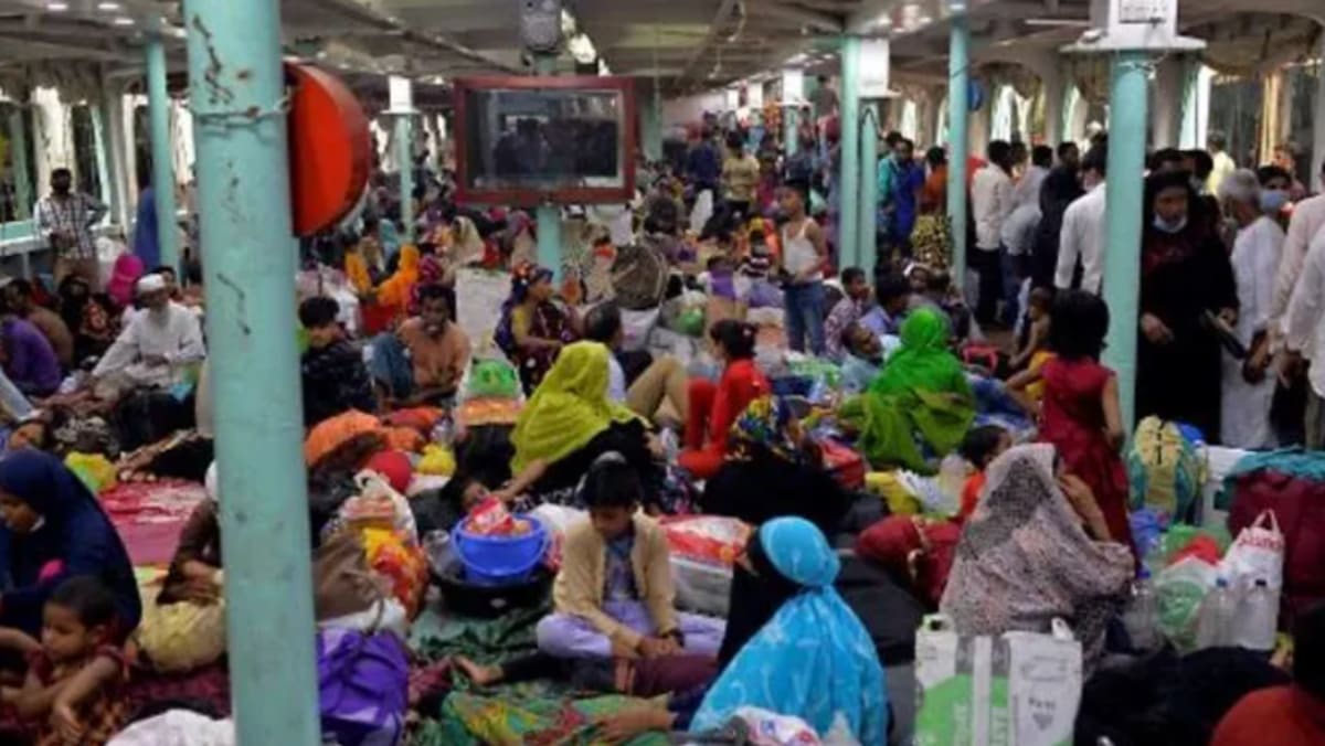 Feri karam di Bangladesh, 5 maut - BERITA Mediacorp