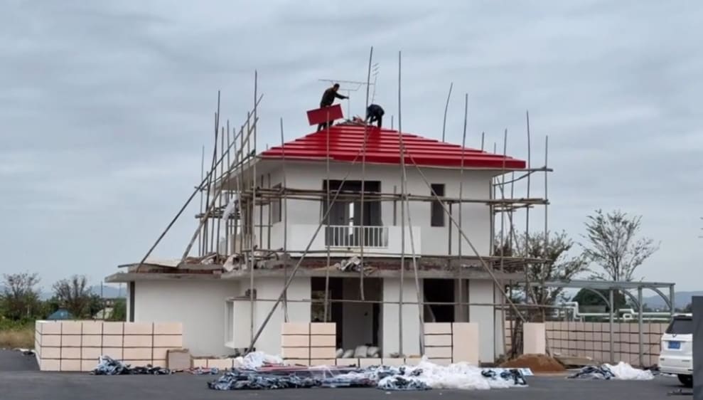 21-Yr-Old Man Builds Life-Sized Replica Of La Bi Xiao Xin's House ...