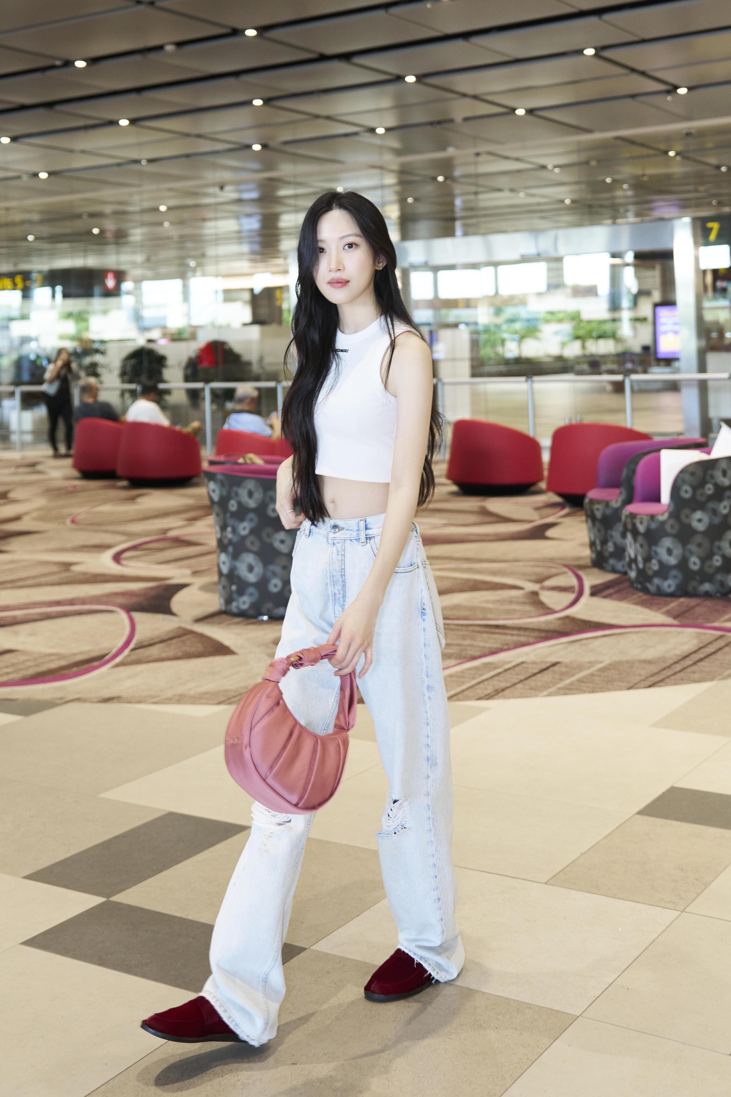 韩星文佳煐、殷海星抵新 和蔡卓妍出席品牌派对 - vibes by 8world