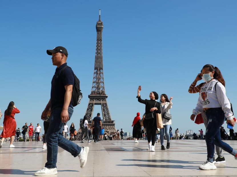 eiffel tower walking