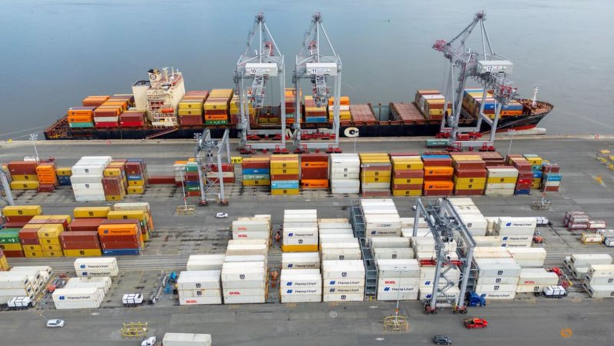 Trump puts 35% tariff on Canada, eyes 15%-20% tariffs for others - CNA