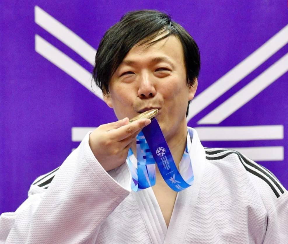 Vision-Impaired Taiwanese Singer Ricky Hsiao Wins Gold Medal For Para ...