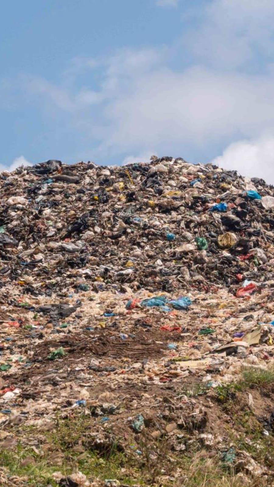 Indonesia grapples with ‘ticking time bomb’ of waste crisis - CNA