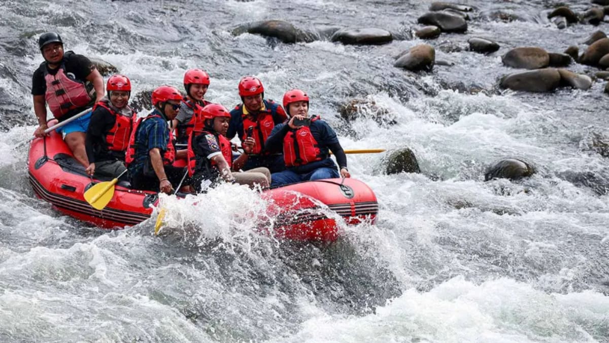 Sungai Kiulu di Sabah kini tumpuan penggemar aktiviti 'water rafting ...