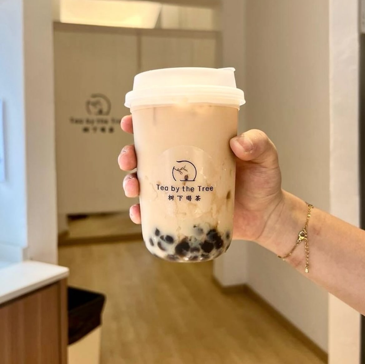 19-Year-Old Sells ‘Duck Shit Tea’ At Cute Tea Kiosk That Opens On ...