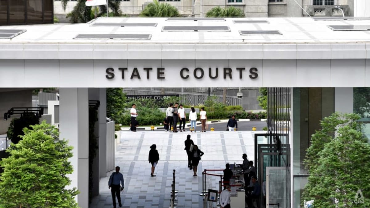 தகாத காணொளியை இணையத்தில் பதிவேற்றம் செய்தவருக்குச் சிறை - Seithi Mediacorp