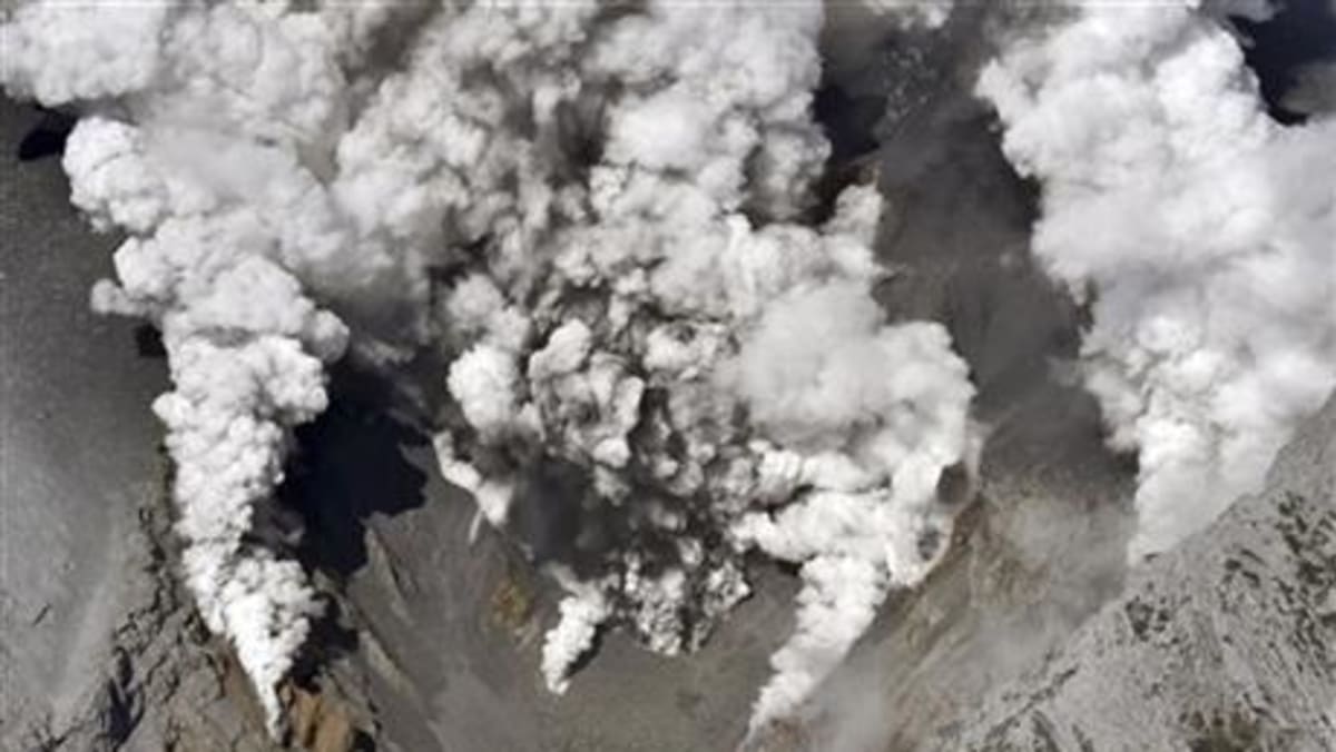 Volcano erupts in Japan; injuries reported - TODAY