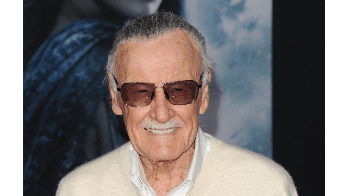 Stan Lee battling pneumonia - 8days