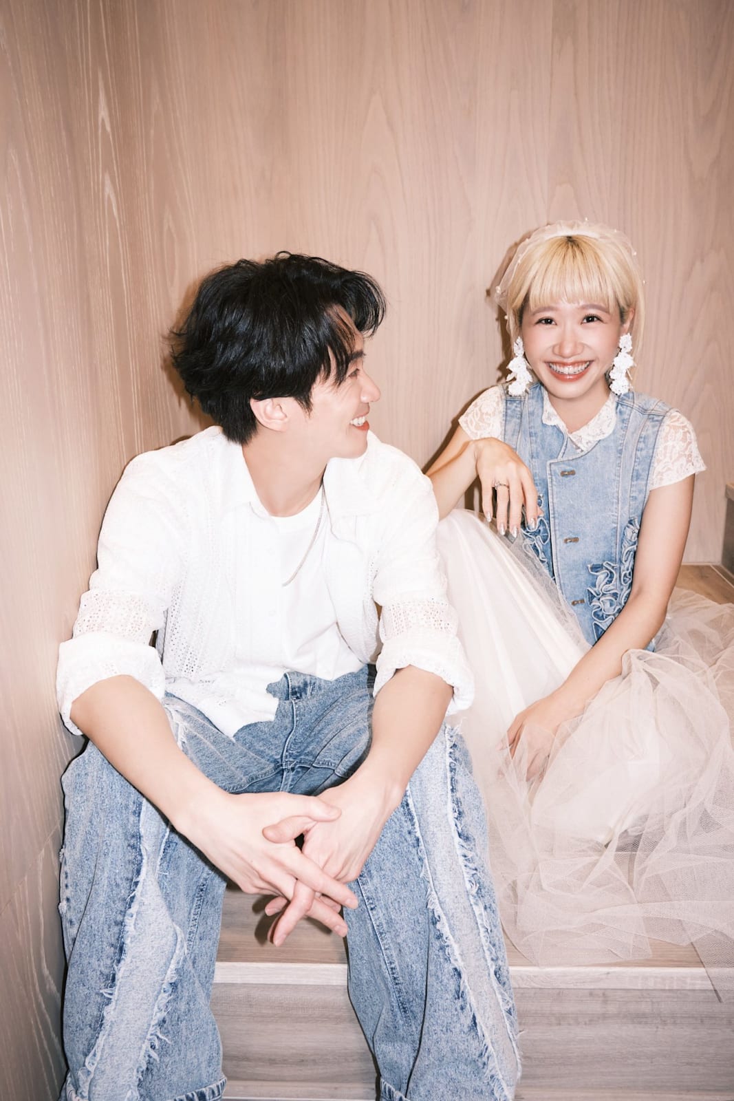 Taiwanese Hosts Lulu & Chen Han-dian Surprise Fans With Marriage Reveal ...