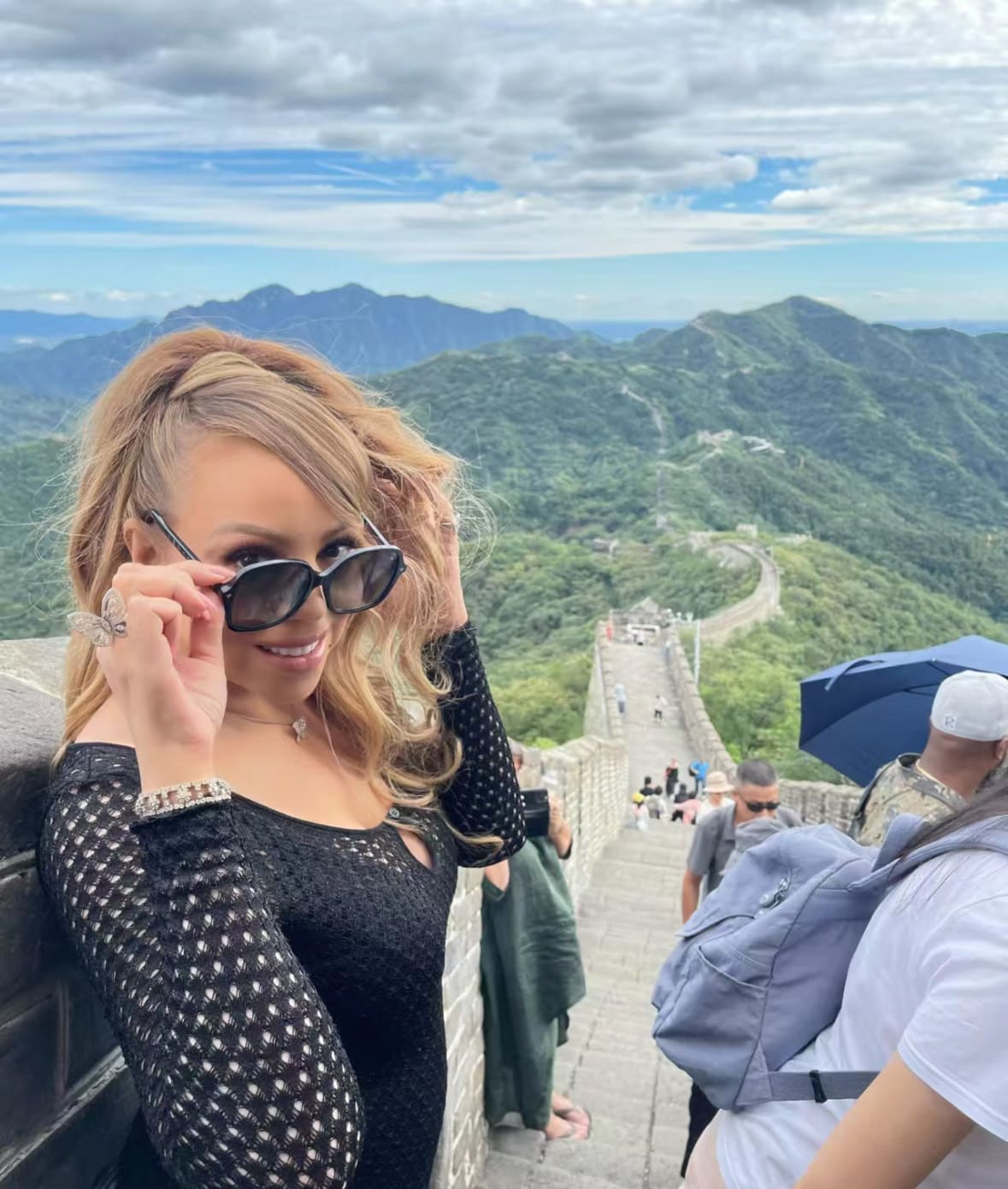Mariah Carey Climbs Great Wall Of China In 6-Inch Heels, Changes To ...