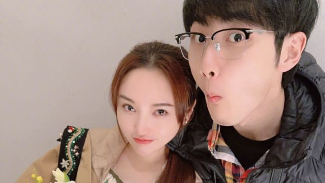 金莎热恋小19岁男星，七夕曝光私下超甜对话：你就是被宇宙选中的人 - vibes by 8world