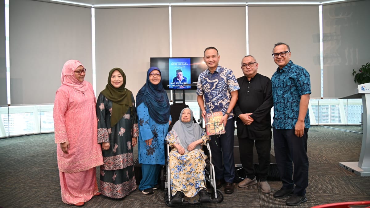 eBuku 'Demi Bahasa' abadikan sumbangan Pendeta Almarhum Cikgu Ariff ...