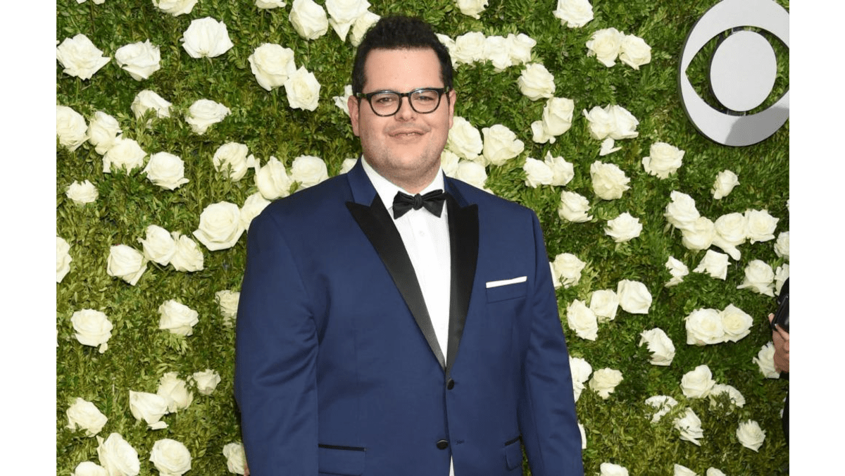 Josh Gad details anxiety attack - 8days