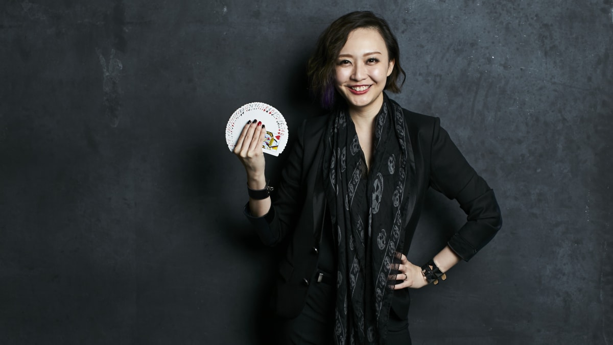 Learn A Magic Trick In Six Steps - 8days