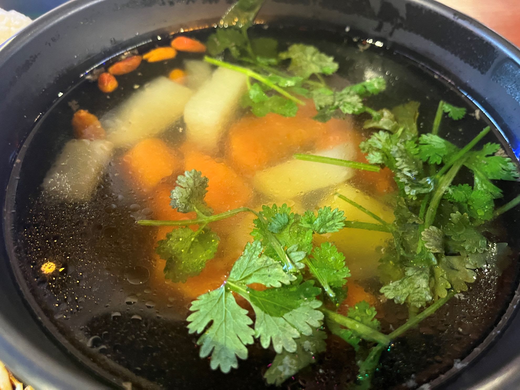 宏荣、网红Simonboy和32岁咖啡店老板合开“Singa Bola鸡饭” 首创内有乾坤的炸饭团！ - vibes by 8world