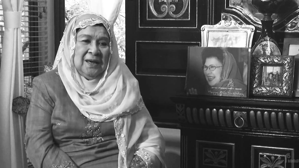 Seniwati legenda Maria Menado meninggal dunia pada usia 94 tahun ...