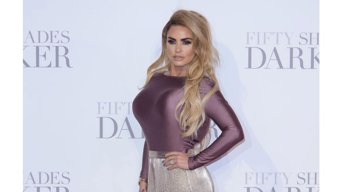 Katie Price's kids poop in the garden - 8days