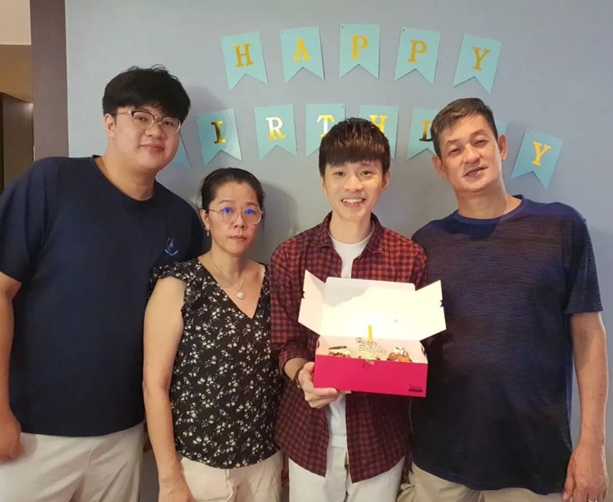 Jeff Ng, The Cathay Busker Who Went Viral, Realised He Loved Singing ...