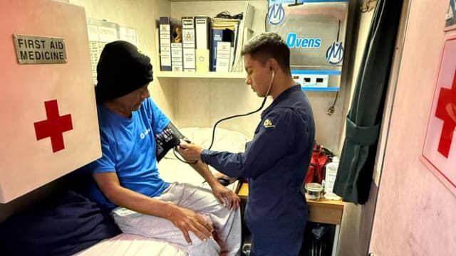 迷航太平洋95天 秘鲁渔夫靠吃海龟维生终获救 - 8world