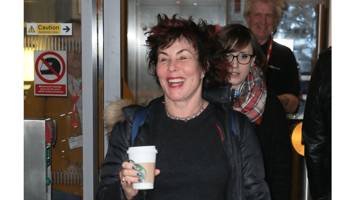 Ruby Wax: My kids think I'm an idiot - 8days