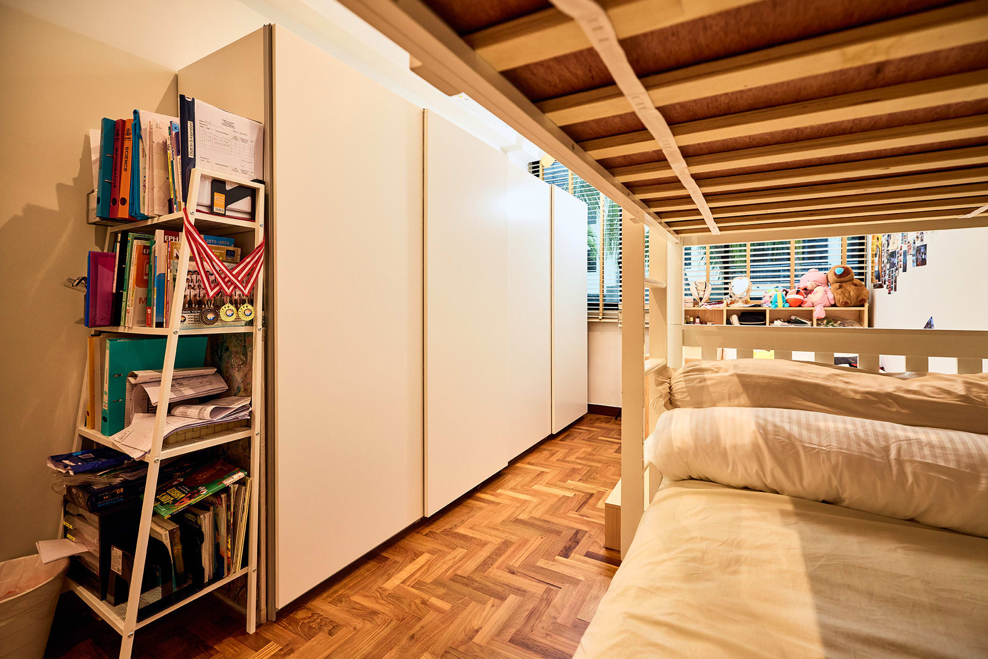 Darren Lim & Evelyn Tan Reclaim Master Bedroom From Their 4 Kids, Who ...