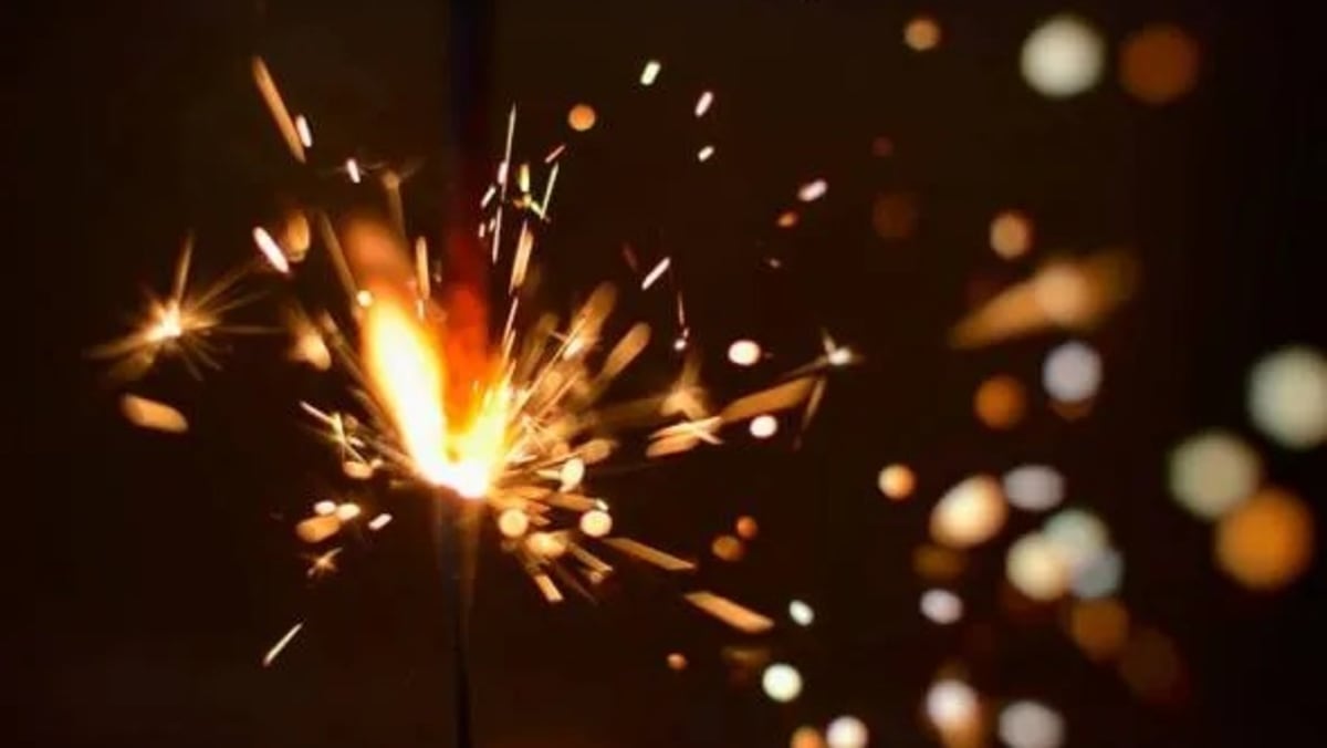 Seorang lelaki maut manakala seorang lagi cedera akibat terkena ...