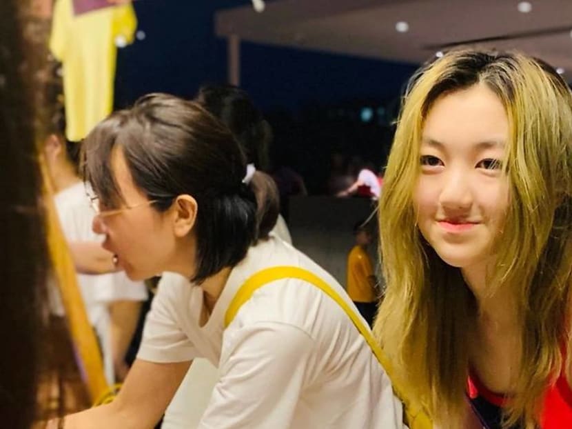 Faye Wong’s Daughter Li Yan Helped Raise S$3.7K At A Charity Bazaar ...