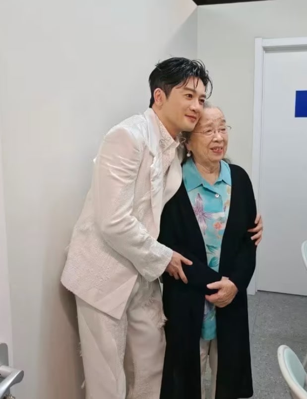 My Fair Princess’ Rong Mo Mo, Now 88, Attends Alec Su’s Beijing Concert ...