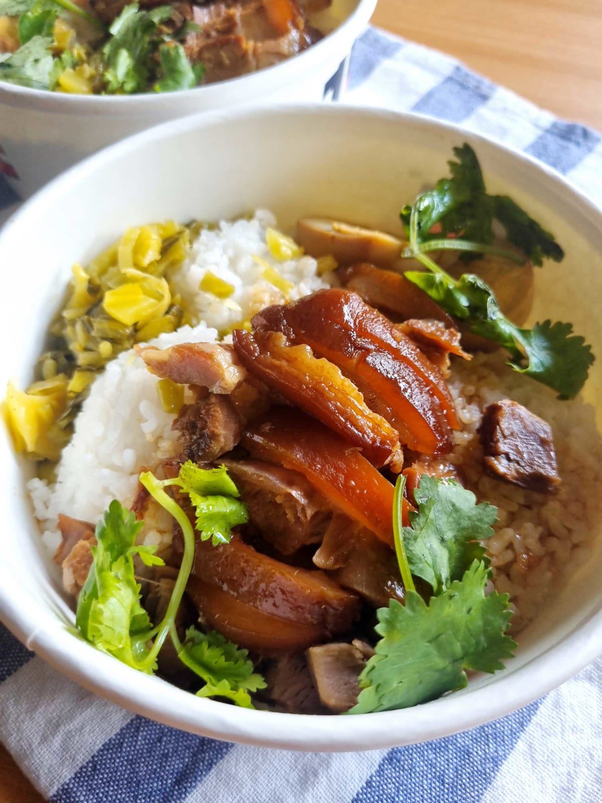 Melt-In-The-Mouth Braised Pig Trotter Rice Bowl For $5.80 In Ang Mo Kio ...