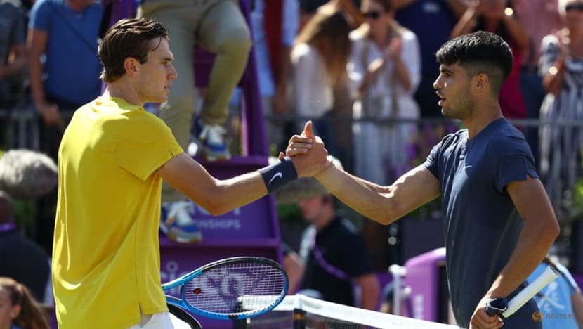 Holder Alcaraz dumped out of Queen's by Draper in straight sets - CNA