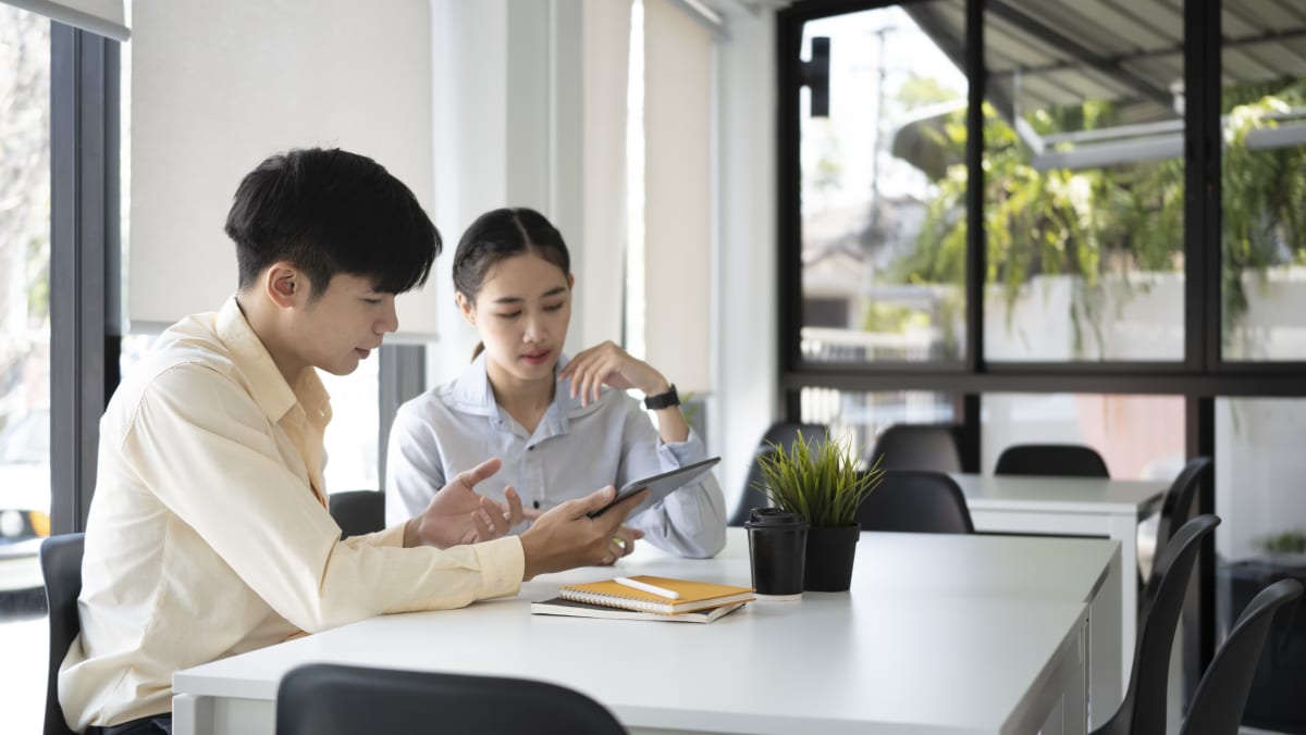 Gen Z தலைமுறையினர் அடிக்கடி வேலை மாறுகின்றனர்? - Seithi Mediacorp