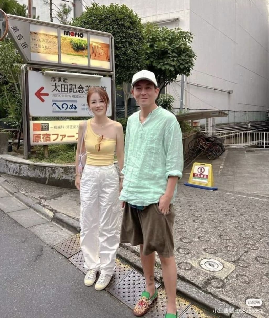 Woman Takes Pic With This HK Star; Mistakes Him For Andy Lau - 8days