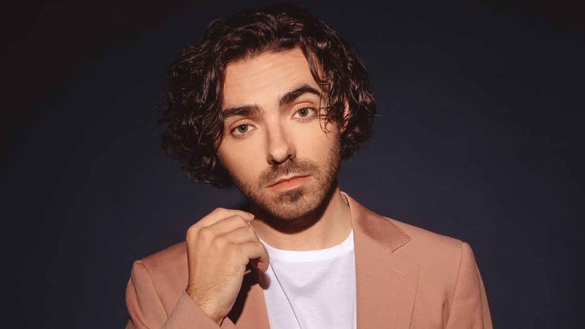 El cantante inglés Nathan Sykes se alejó del contrato discográfico ...