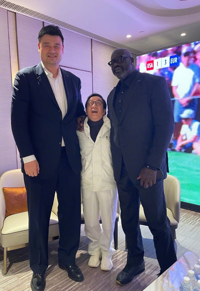 Jackie Chan & David Beckham Look Tiny Standing Next To Basketball ...