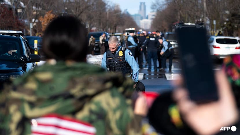 US immigration agent fatally shoots woman in Minneapolis, mayor ...