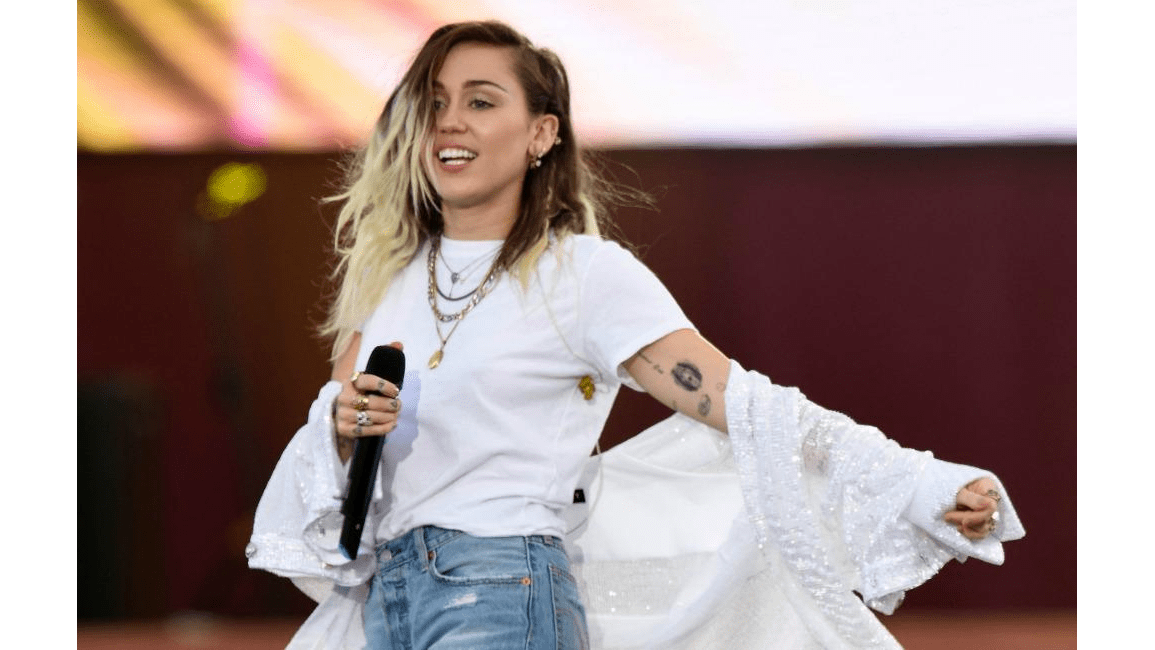 Miley Cyrus in no rush to wed - 8days