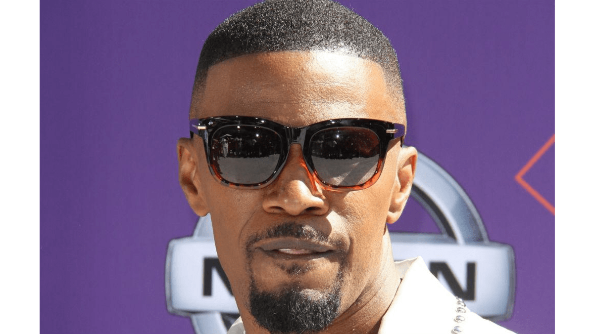 Jamie Foxx reportedly declares himself single - 8days