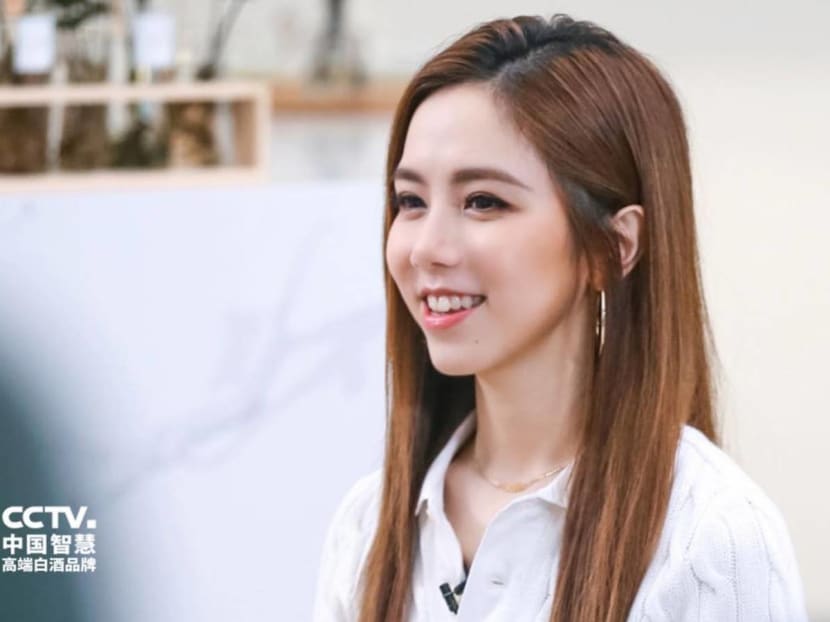 G.E.M Breaks Down Talking About The “Mental Abuse” She Suffered Under ...