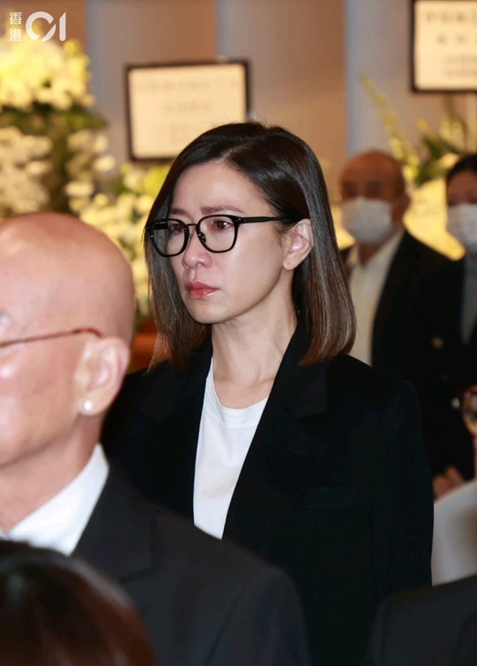 Lee Bee Wah Flies To HK for Benz Hui’s Funeral, Comforts His Wife on ...