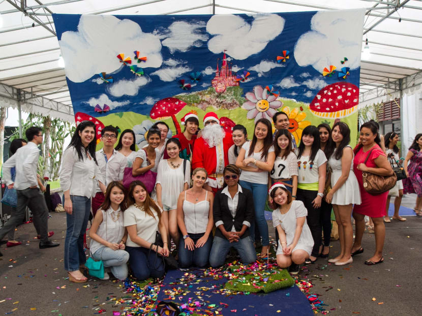 Young cancer patients work the runway - TODAY