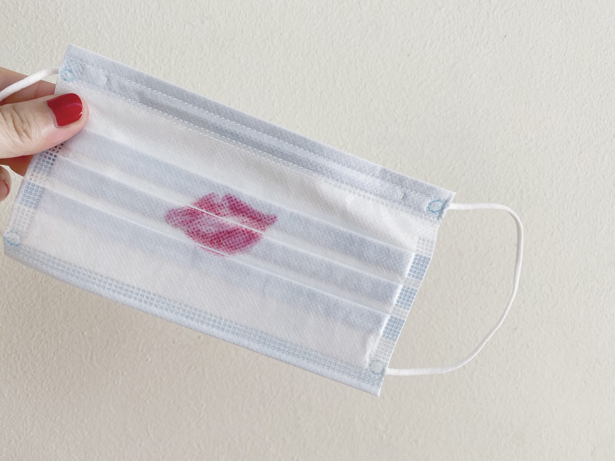 3 Ways To Avoid Lipstick Stains On Your Mask - 8days
