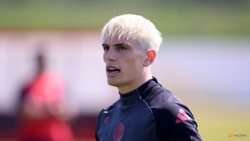 Man United agree to sell Garnacho to Chelsea for 40 million pounds - CNA