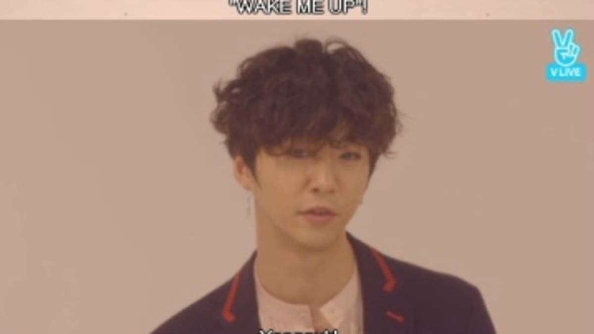 B.A.P Holds Broadcast to Introduce New Album ′Rose′ - 8days