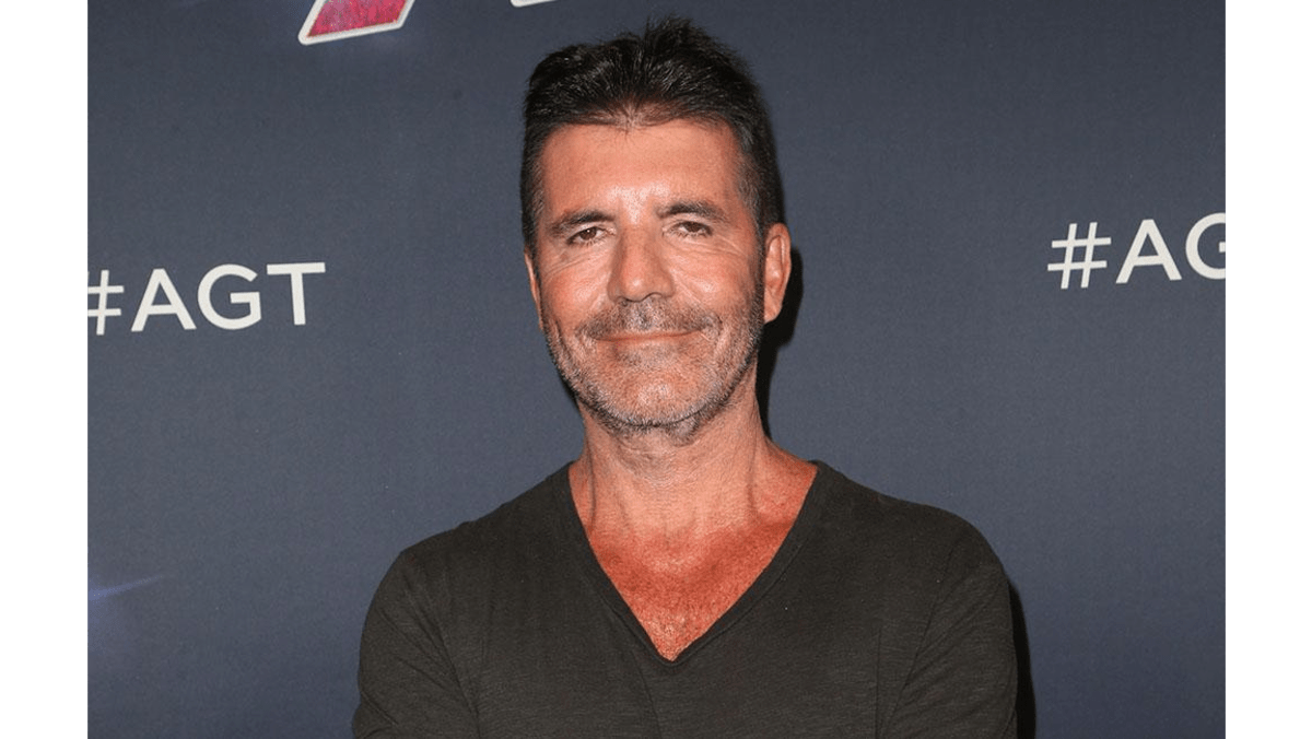 Simon Cowell forces son to wear mask to prevent Coronavirus - 8days