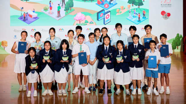 《我来报新闻》致敬SG60 激发学生更了解新加坡 - 8world