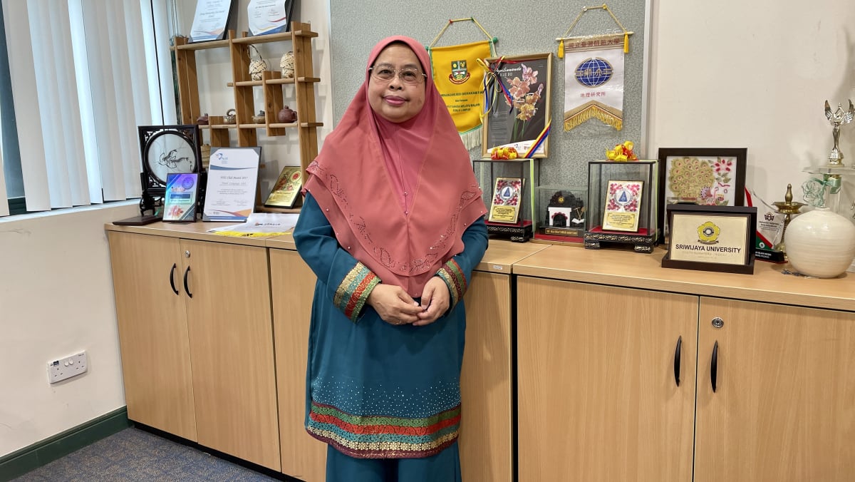 Dr Hadijah Rahmat terus berkarya dan kongsi kepakaran dalam pengajian ...