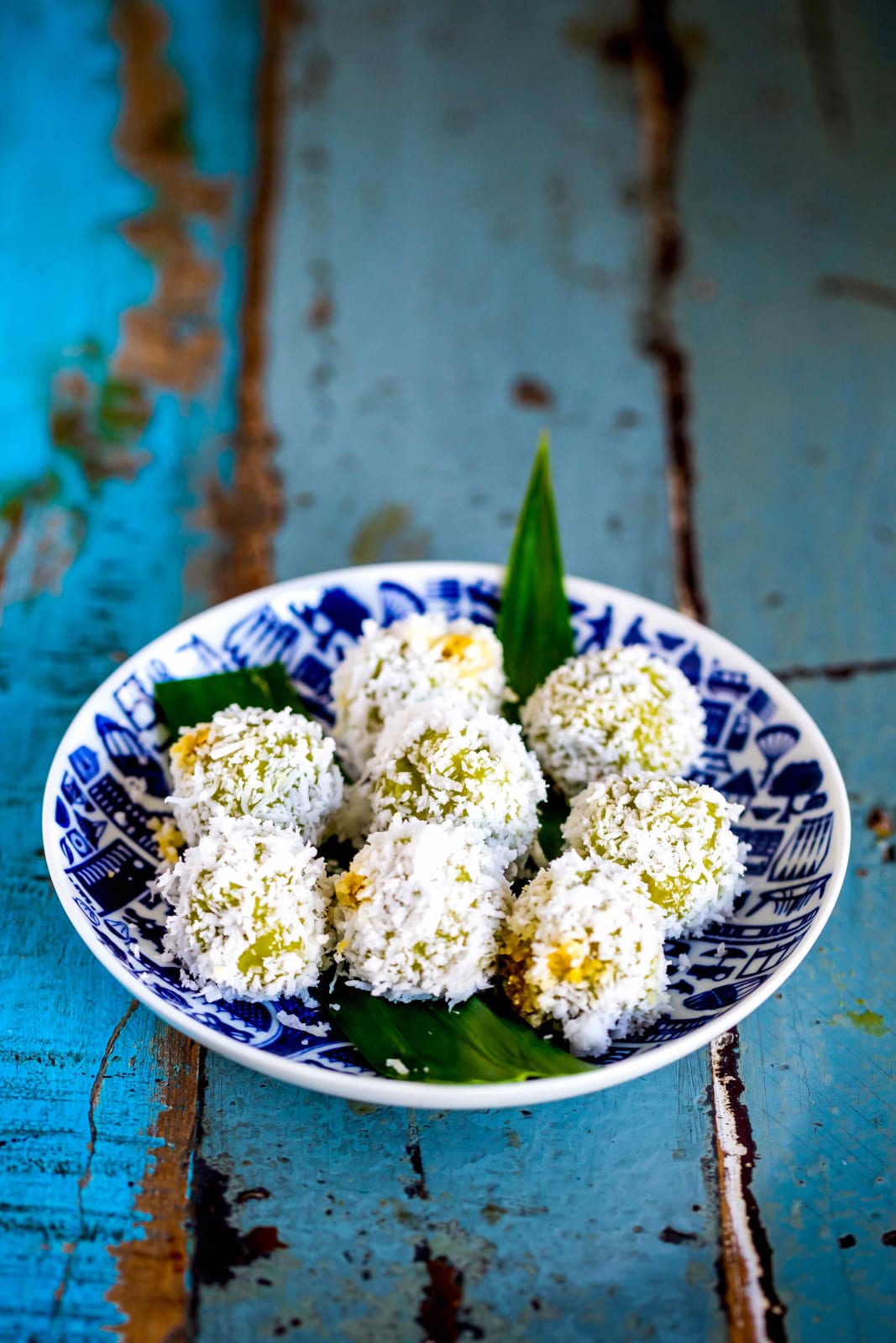 How To Make Classic Ondeh Ondeh Like A Pro - 8days